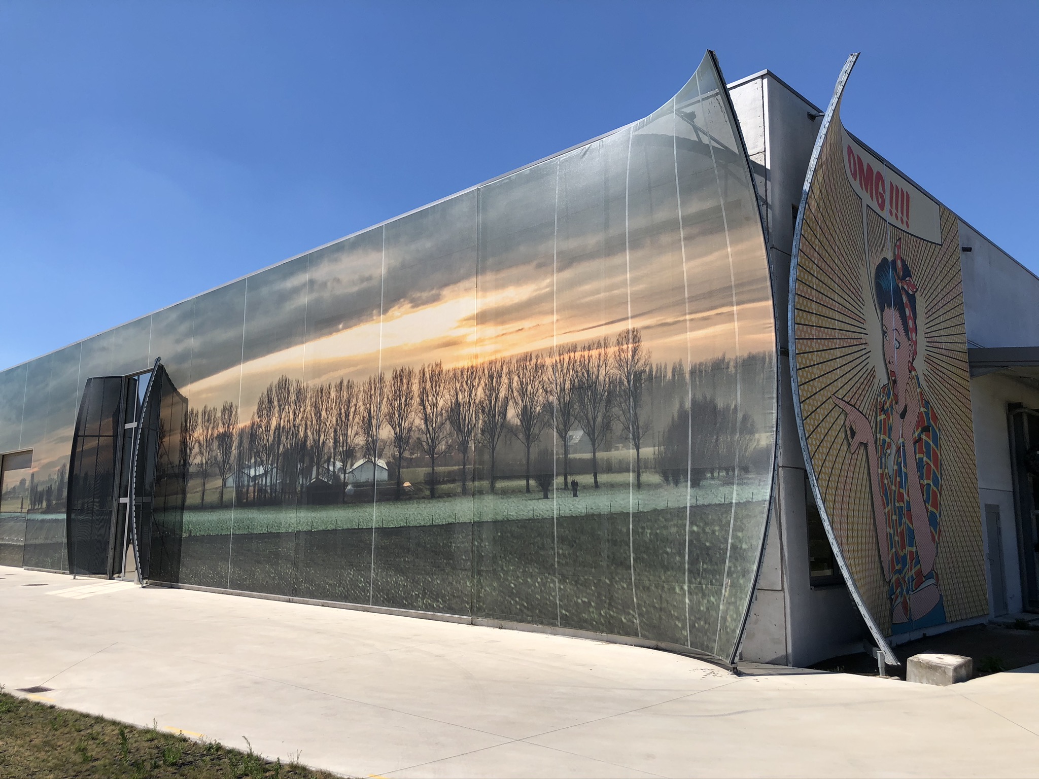 Schüco lance la façade textile FACID